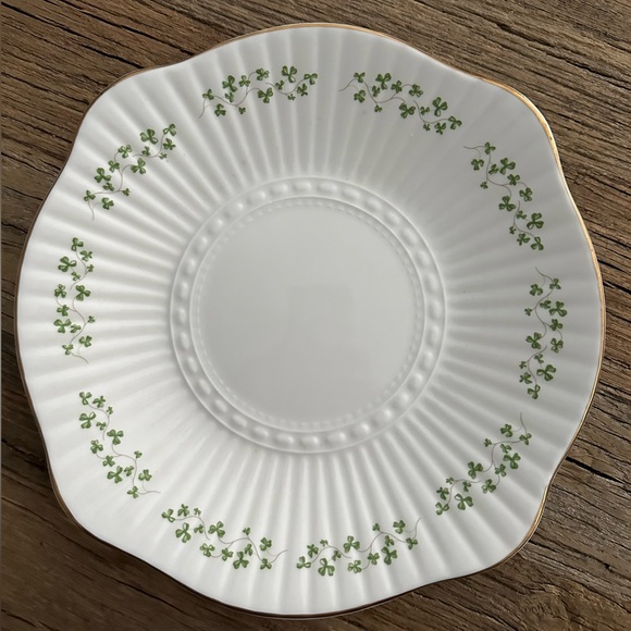 Royal Tara | Dining | Royal Tara 9 Square Cake Plate Trellis Shamrock ...